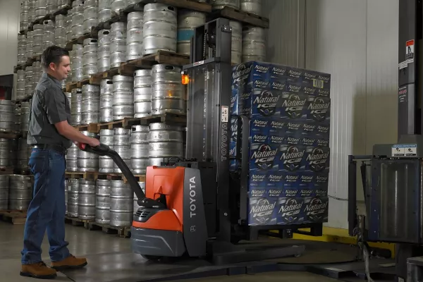 Walkie Stacker | Prolift Toyota